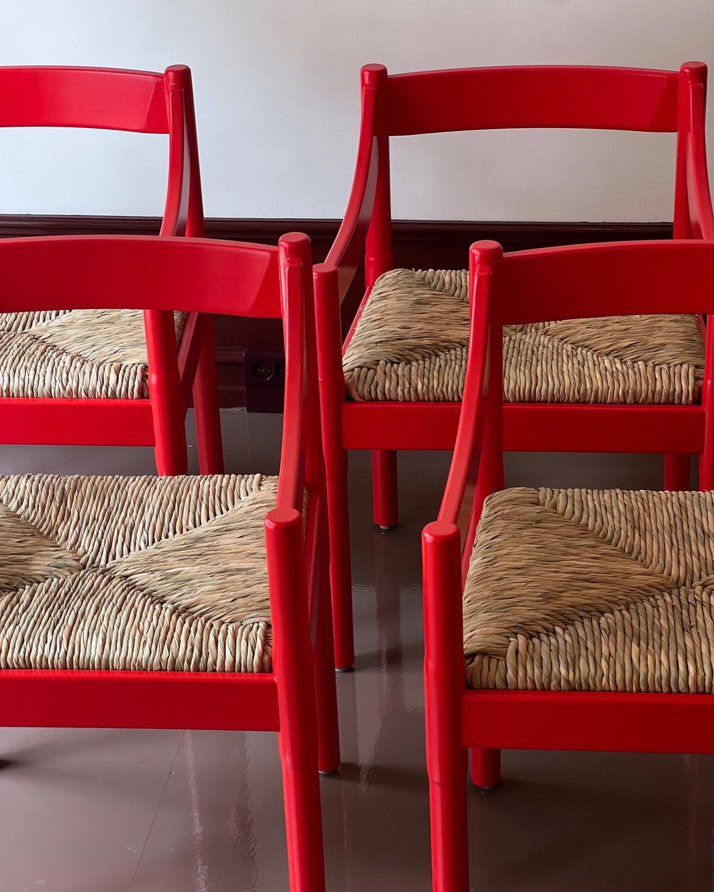Carimate chair by Vico Magistretti - Red – Millefiori Interior