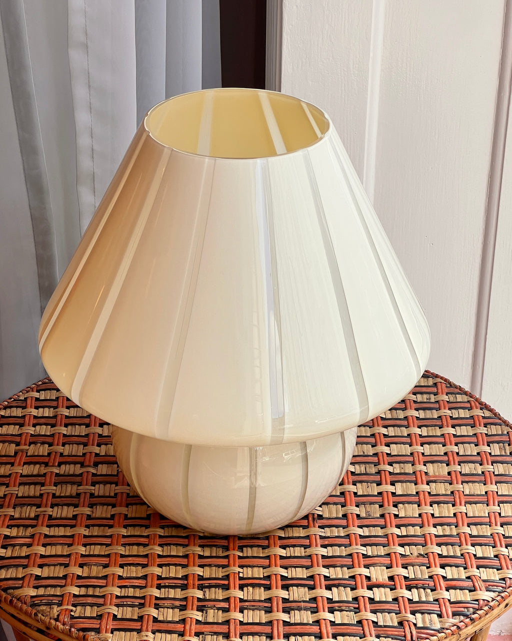 Vintage light yellow vertical striped Murano mushroom table lamp - Lar ...